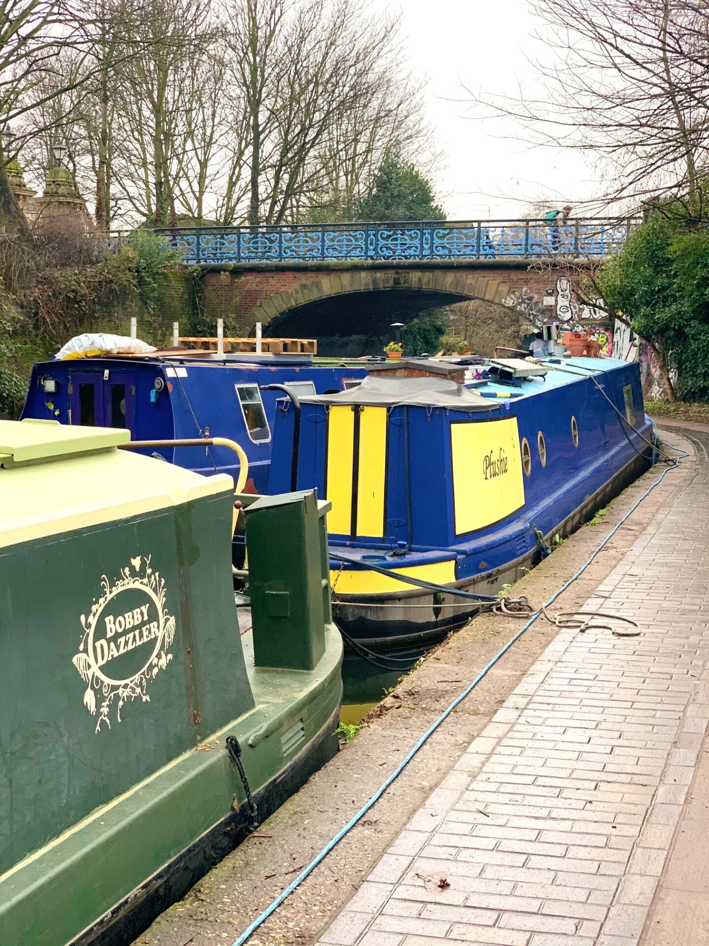 Walk along the canal to Victoria Park - Roding Valley